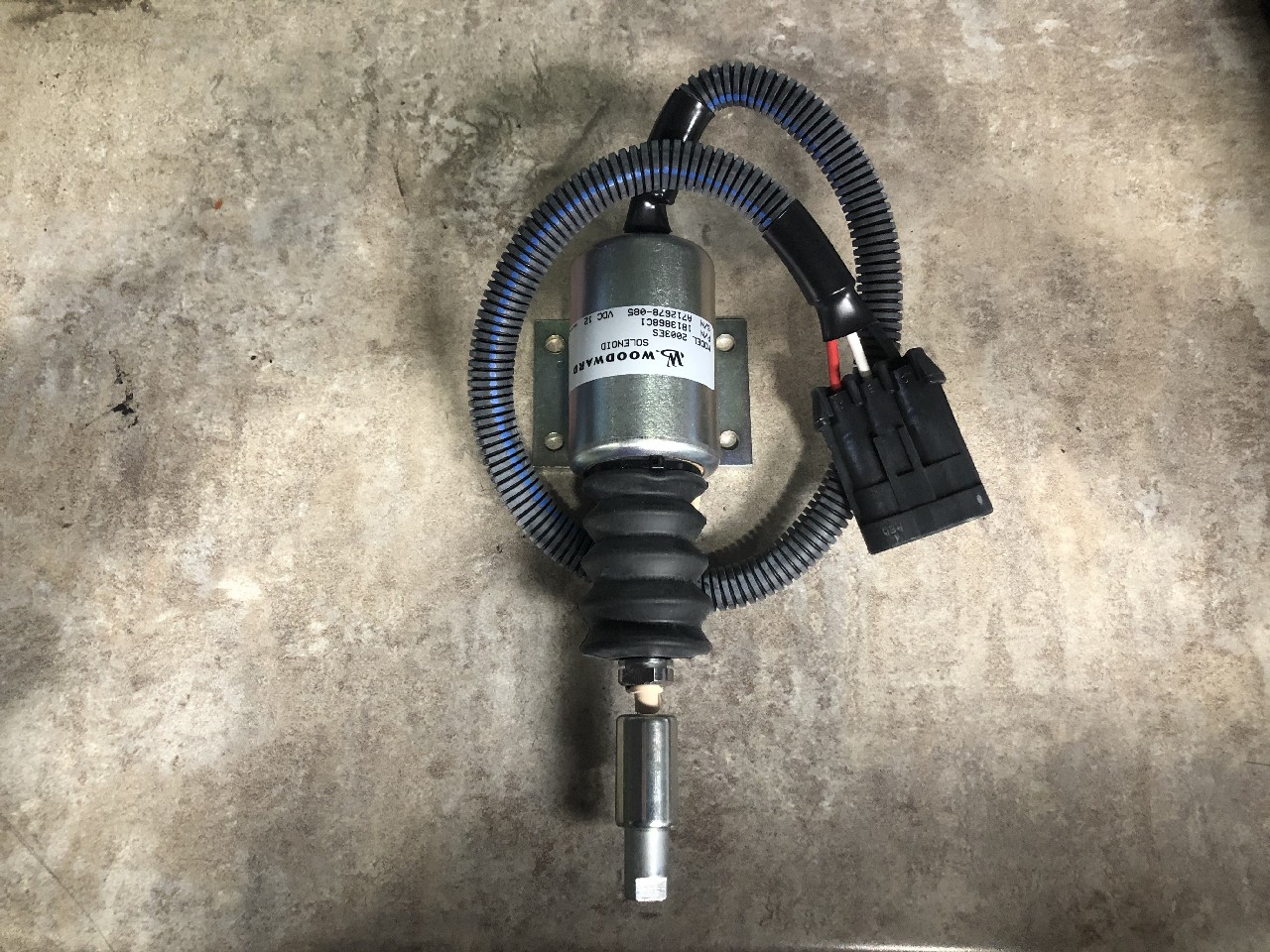 International 1813868C1 Engine Component for Sale