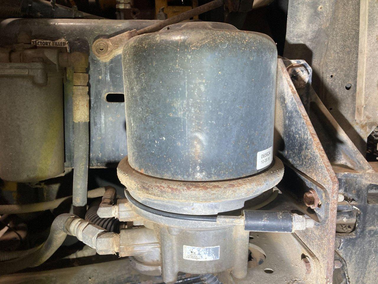 5762094 | Bendix AD-IS Air Dryer for Sale