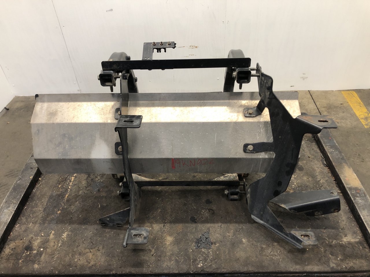 D4900-2010 | Kenworth T680 Brackets, Misc for Sale