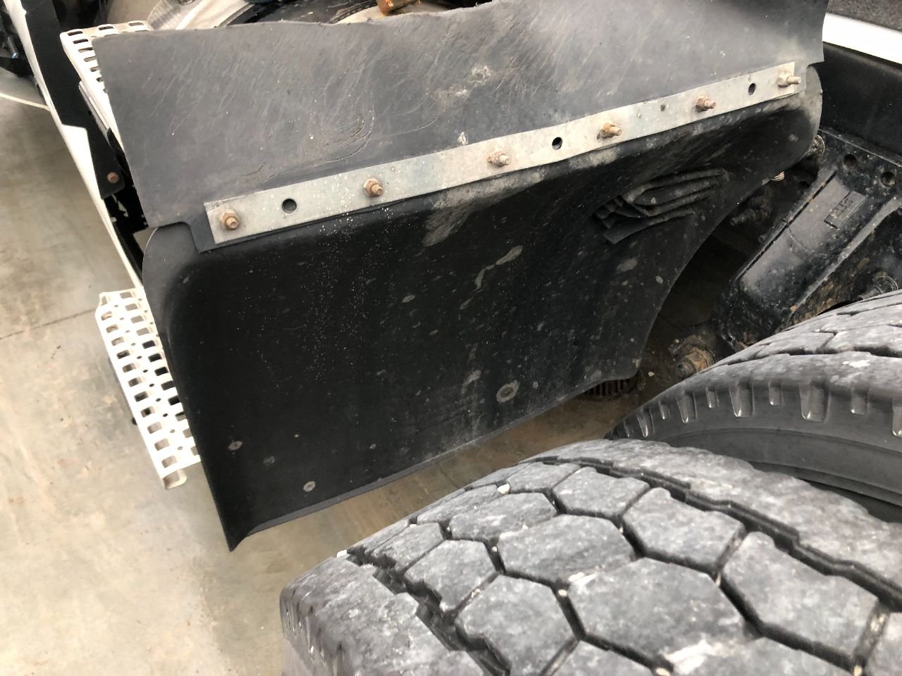 Volvo 20562262 Fender for Sale