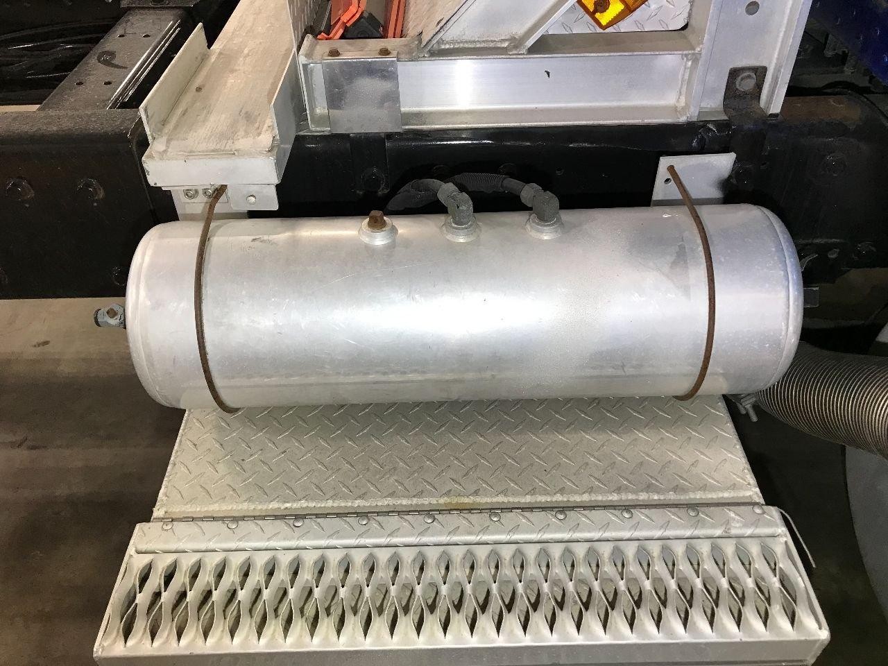 08-02360-A | Peterbilt 379 Air Tank for Sale