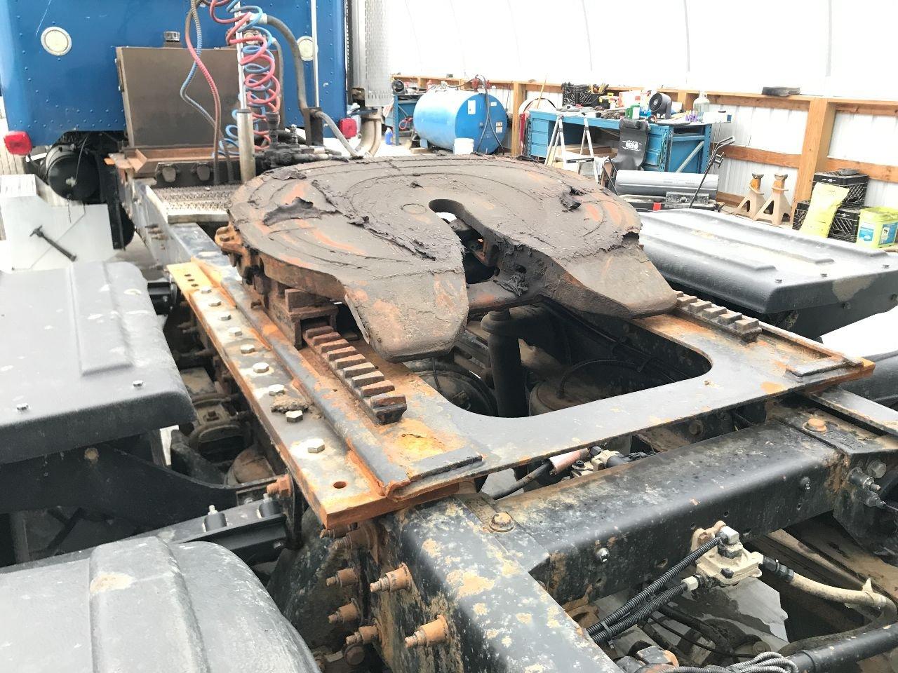 JSK37USA-A-051-2 | Holland FW8 Fifth Wheel for Sale