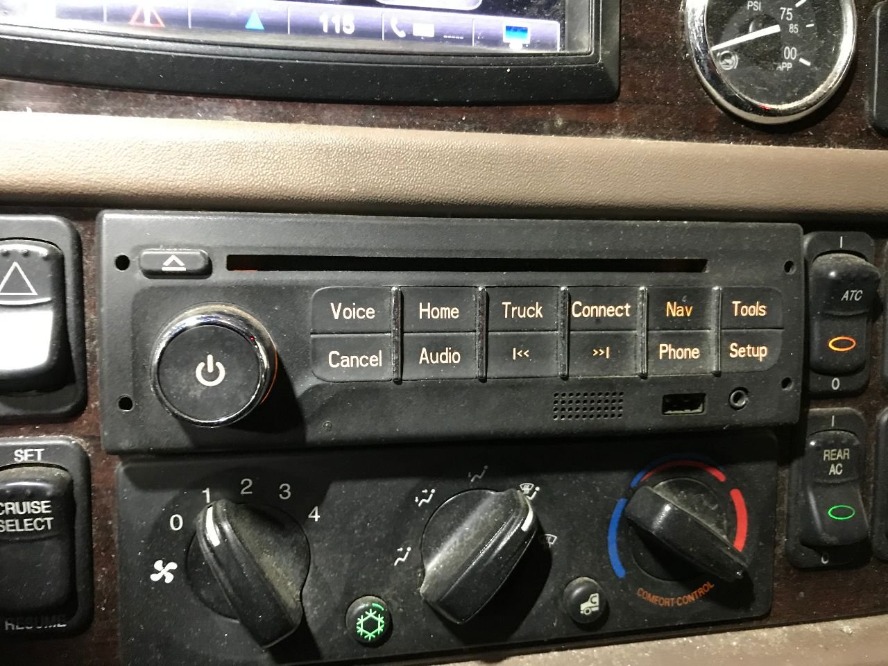 Q28-6027-100060 | Peterbilt 389 A/V (Audio Video) for Sale