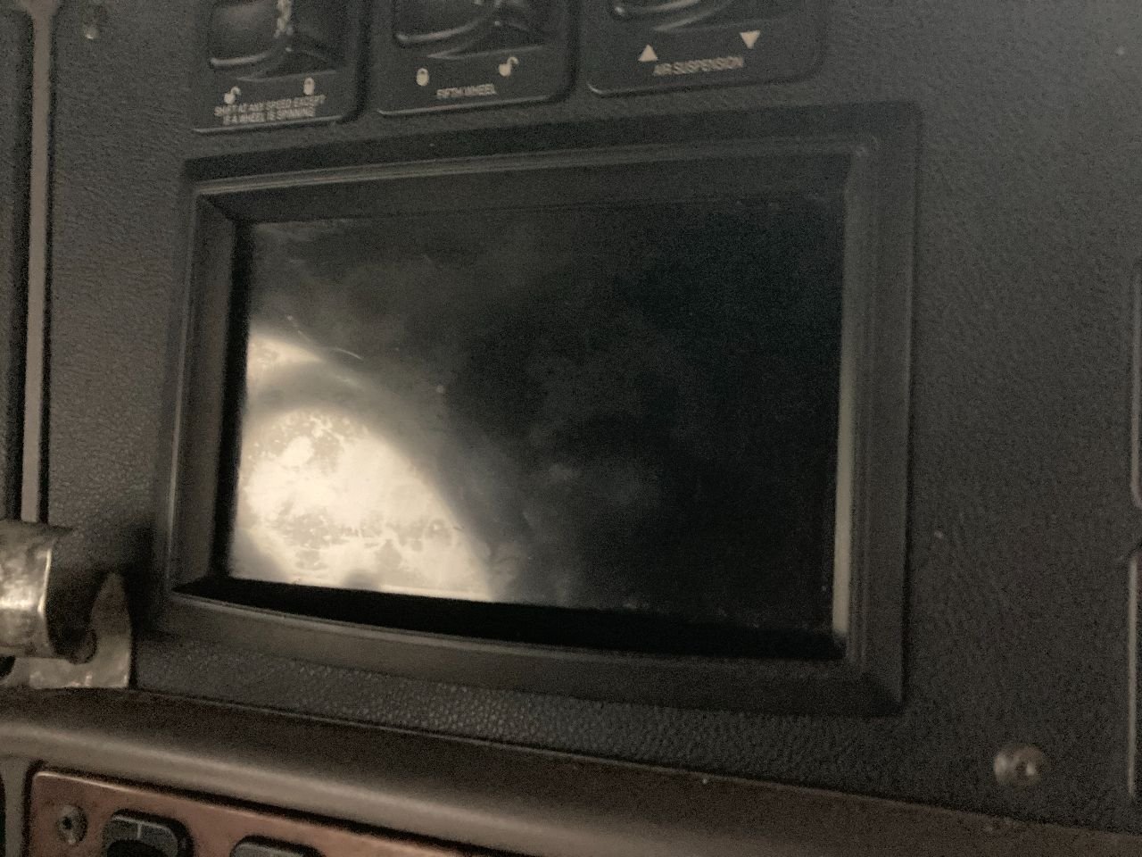 Q27-6050 | Peterbilt 587 A/V Equipment (Radio) for Sale
