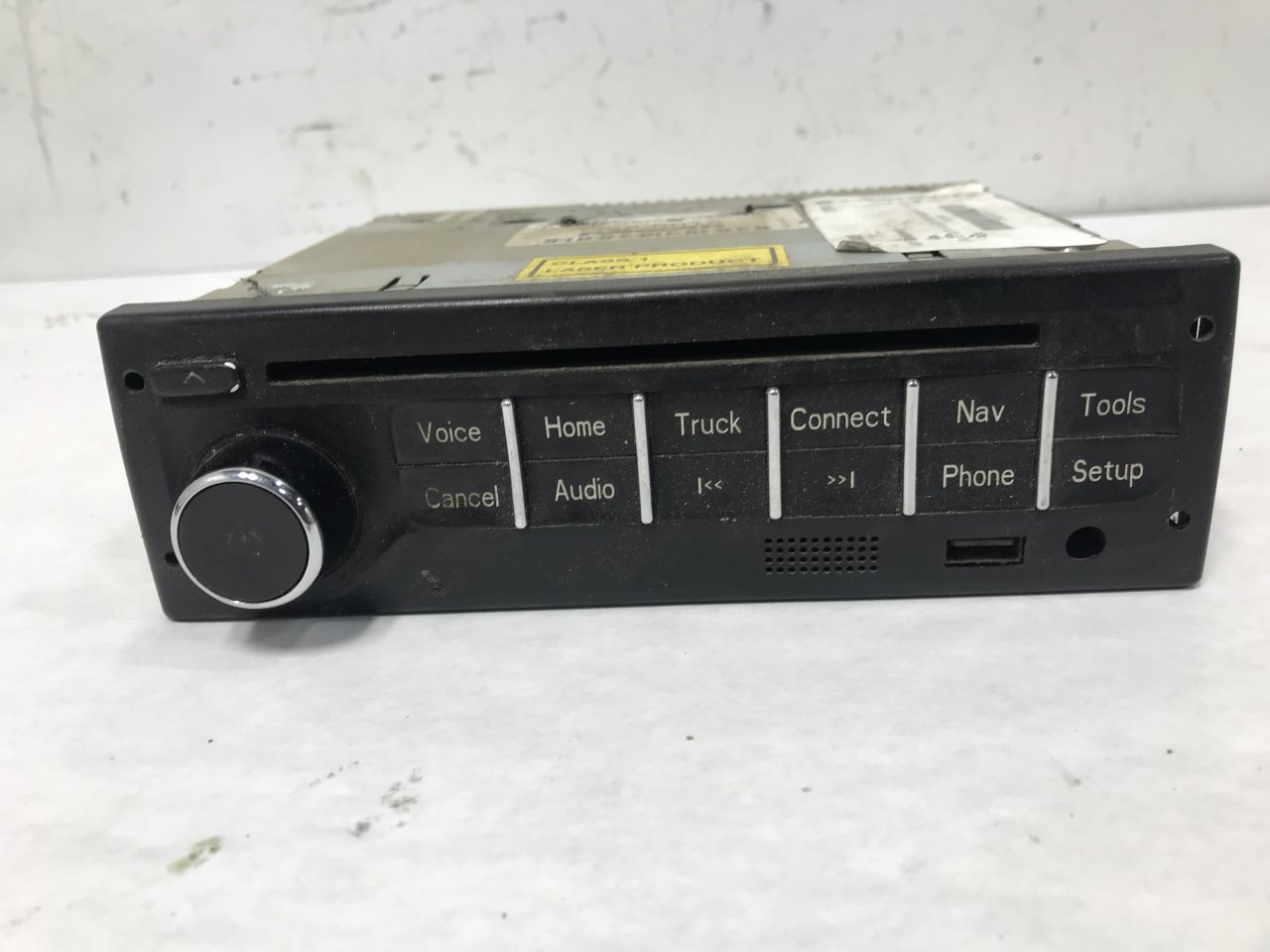Q28-6015 | Peterbilt 587 A/V Equipment (Radio) for Sale