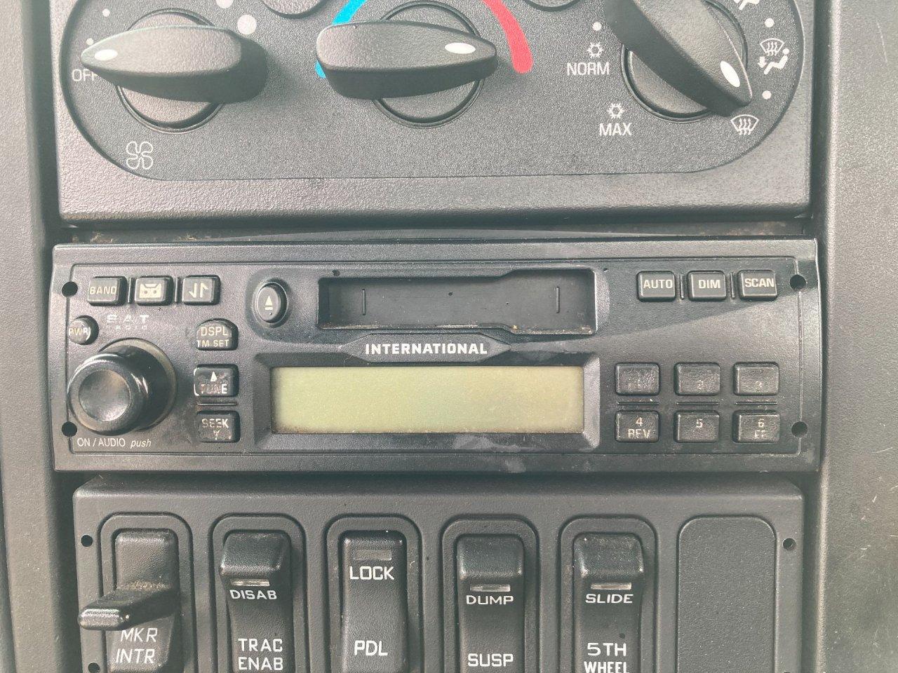 International 8600 A/V Equipment (Radio) for Sale