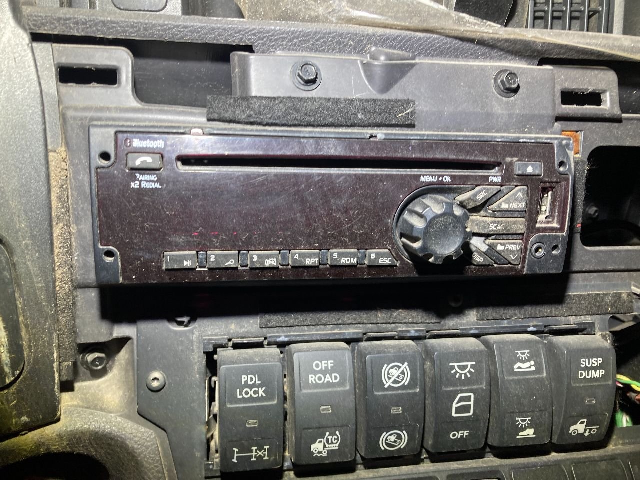 24133869 | International LT A/V Equipment (Radio) for Sale