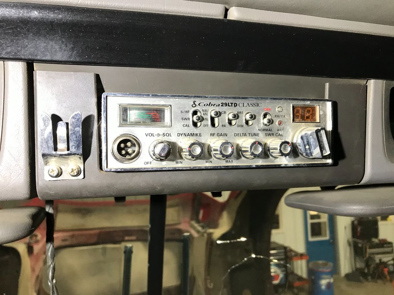Kenworth T800 A/V Equipment (Radio) for Sale