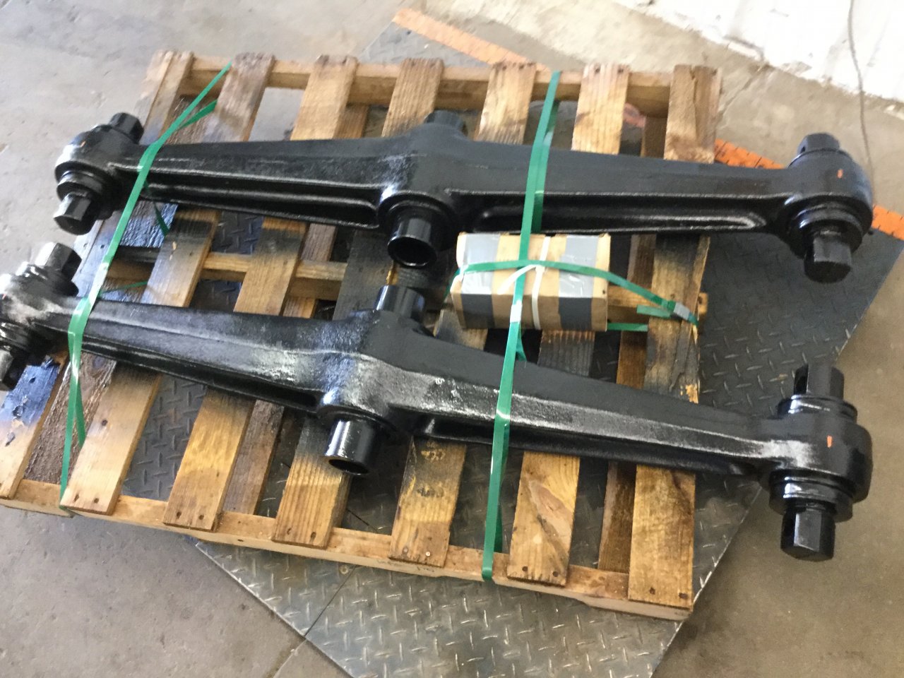 Hendrickson 523838L Walking Beam for Sale