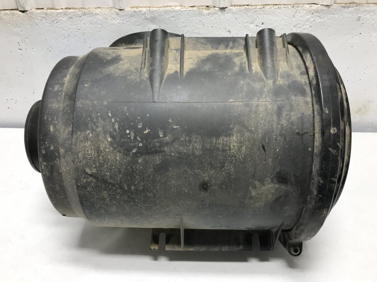 International 3800 Air Cleaner for Sale