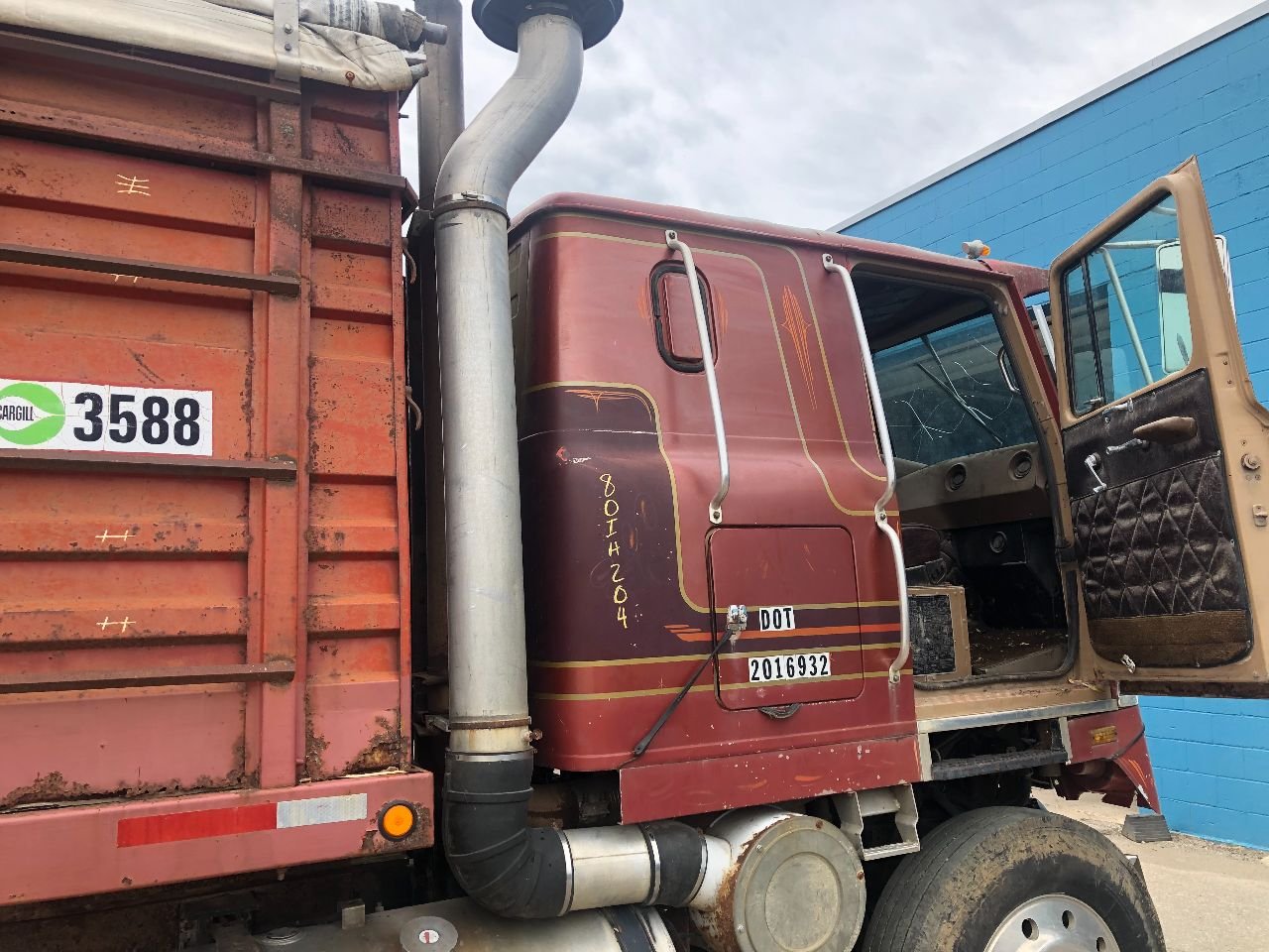 International 4070B Air Cleaner for Sale