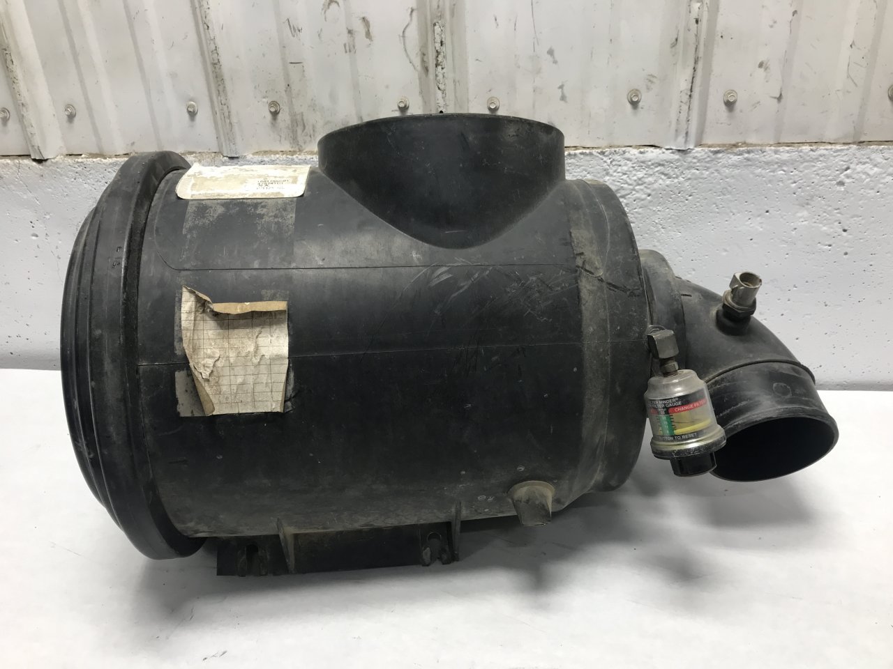 1661755C91 | International 8100 Air Cleaner for Sale