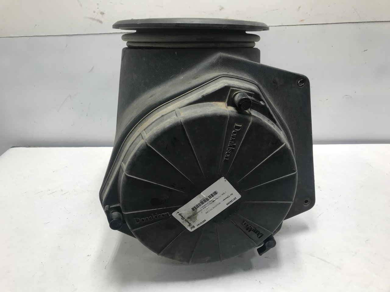 P533284 | Ford A9522 Air Cleaner for Sale