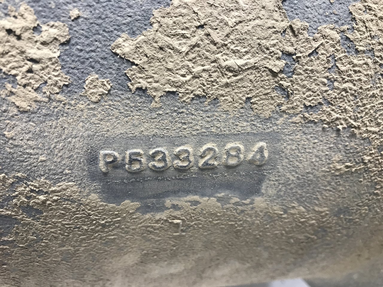 P533284 | Ford A9522 Air Cleaner for Sale