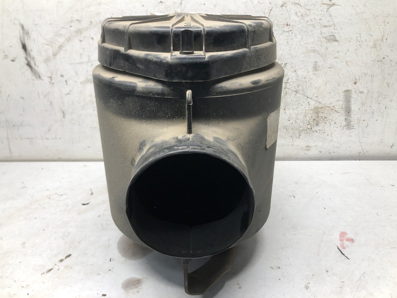 P529147 | Chevrolet C7500 Air Cleaner for Sale