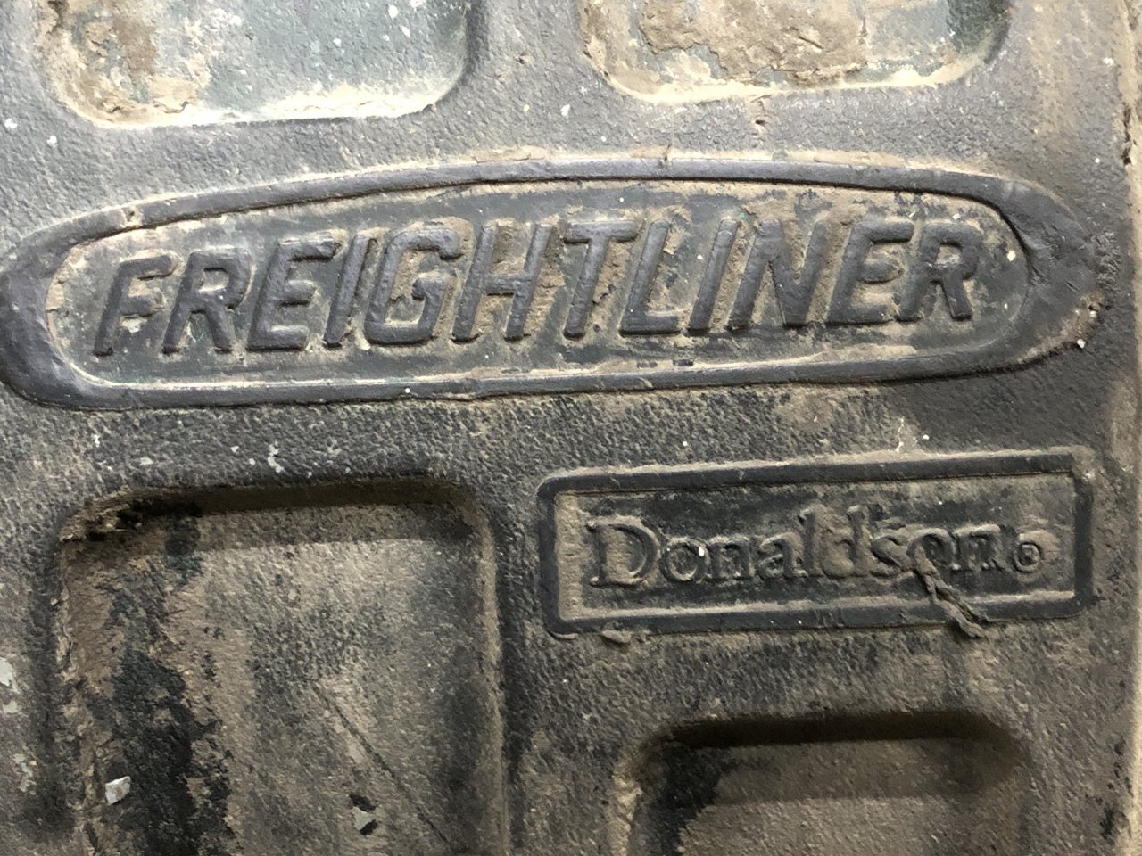 P544901 | Freightliner CONDOR Air Cleaner for Sale