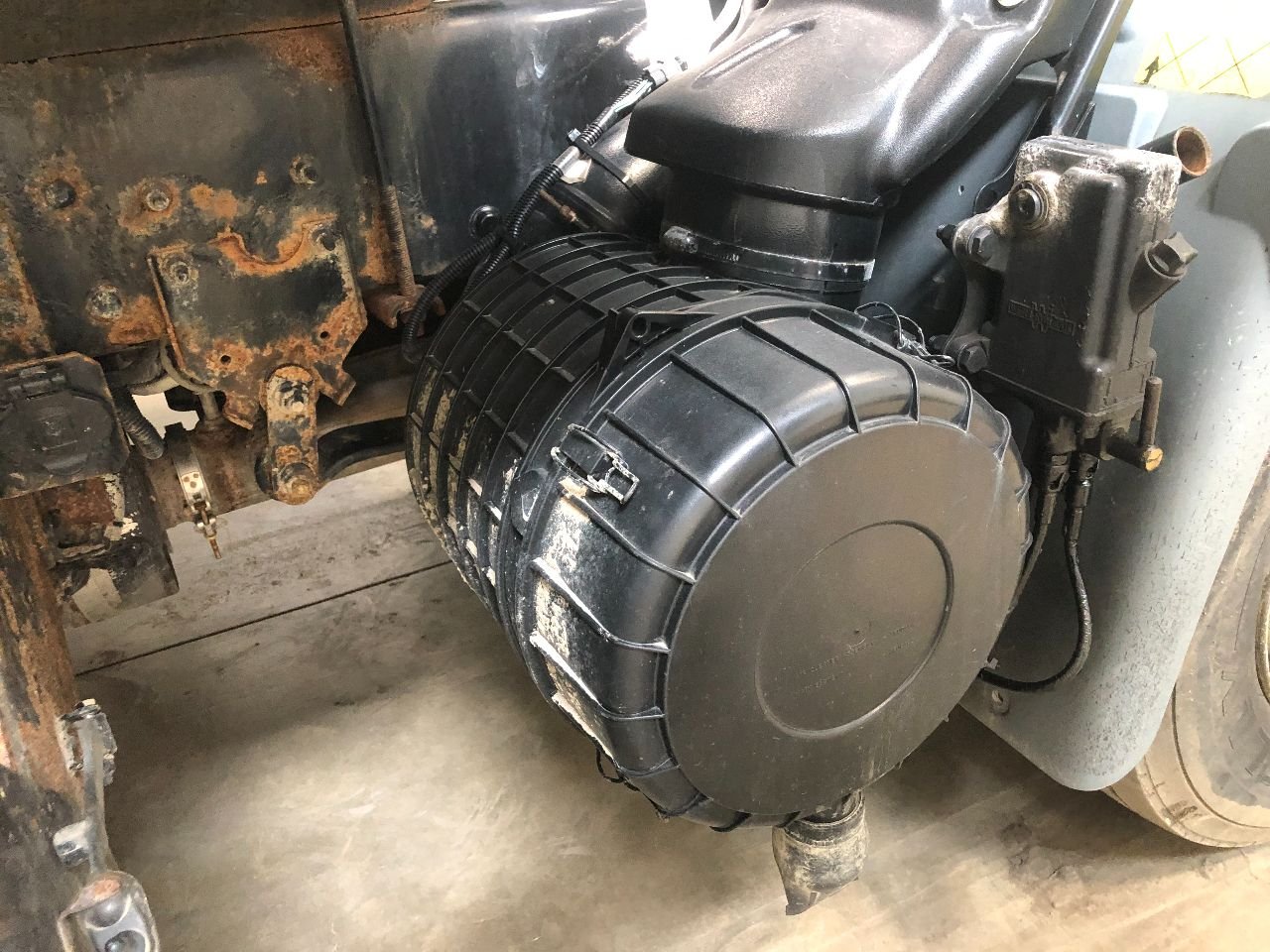 Kenworth K370 Air Cleaner for Sale