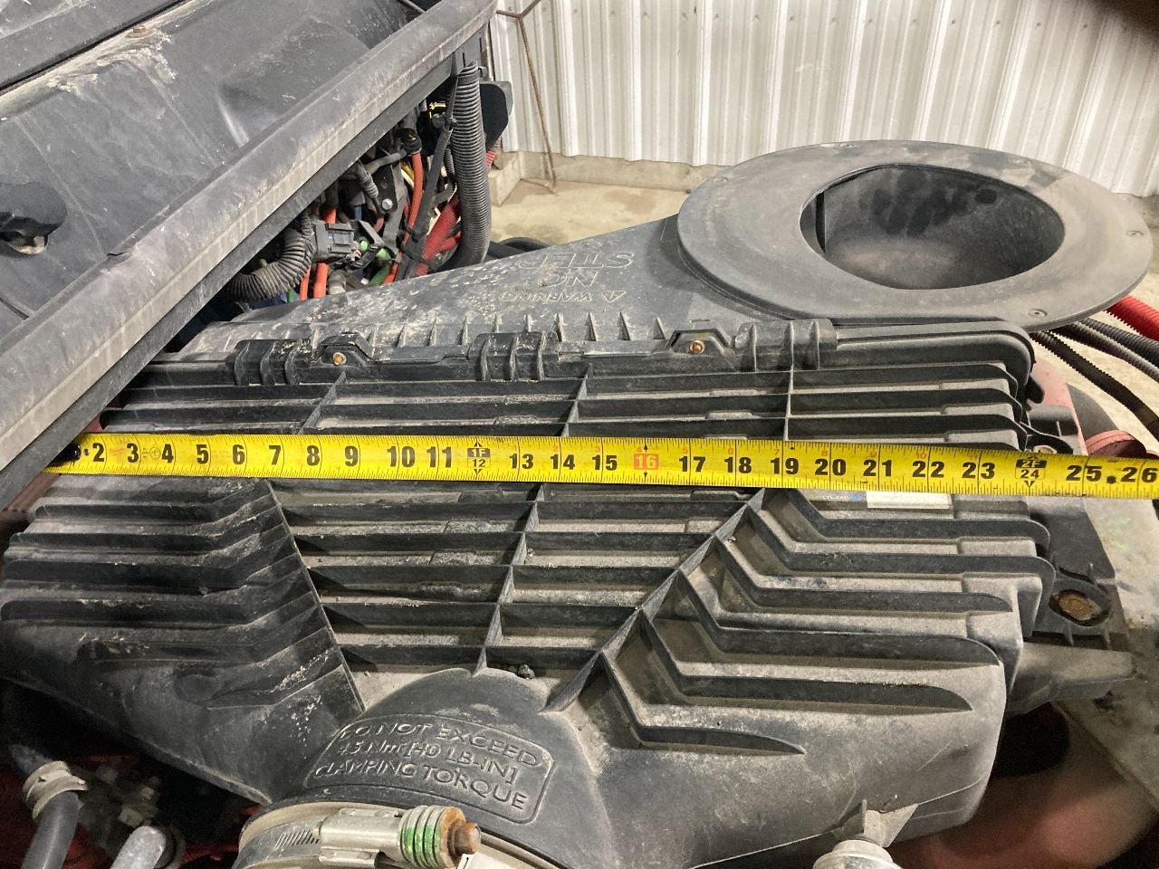 4063328C95 | International LT Air Cleaner for Sale