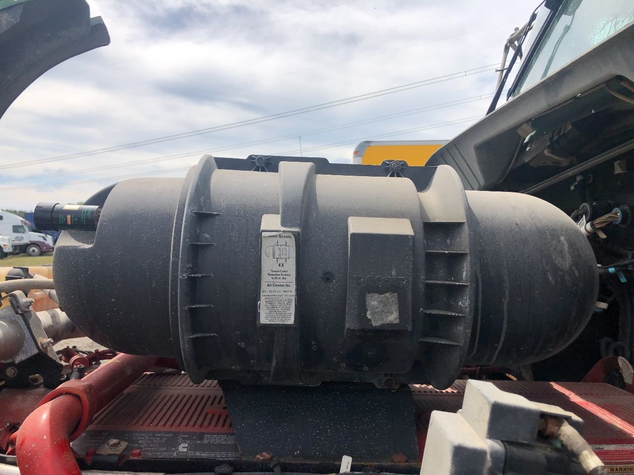 D37-1014-101 REV C | Kenworth T800 Air Cleaner for Sale