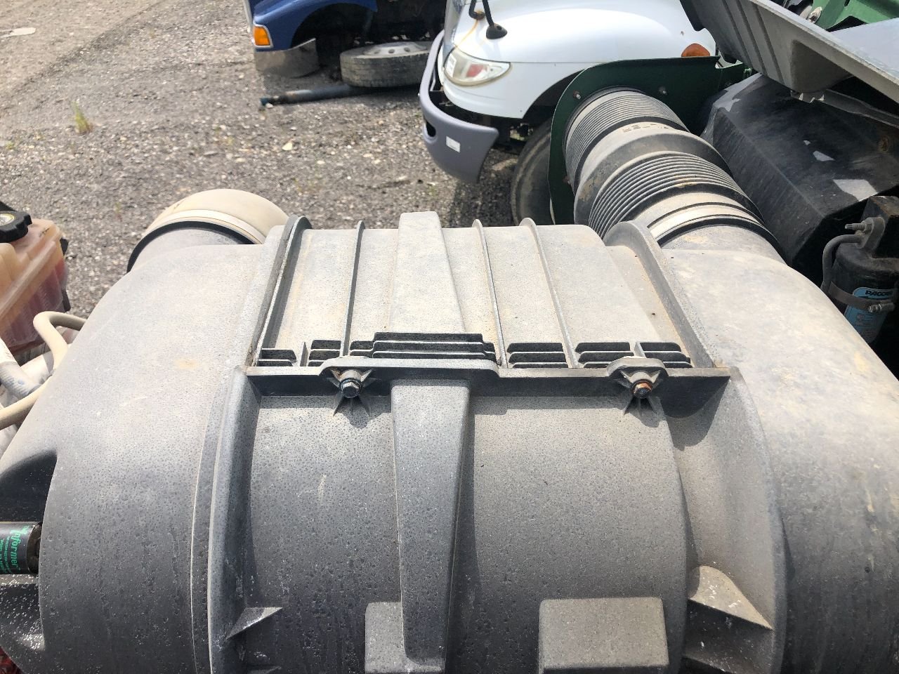 D37-1014-101 REV C | Kenworth T800 Air Cleaner for Sale