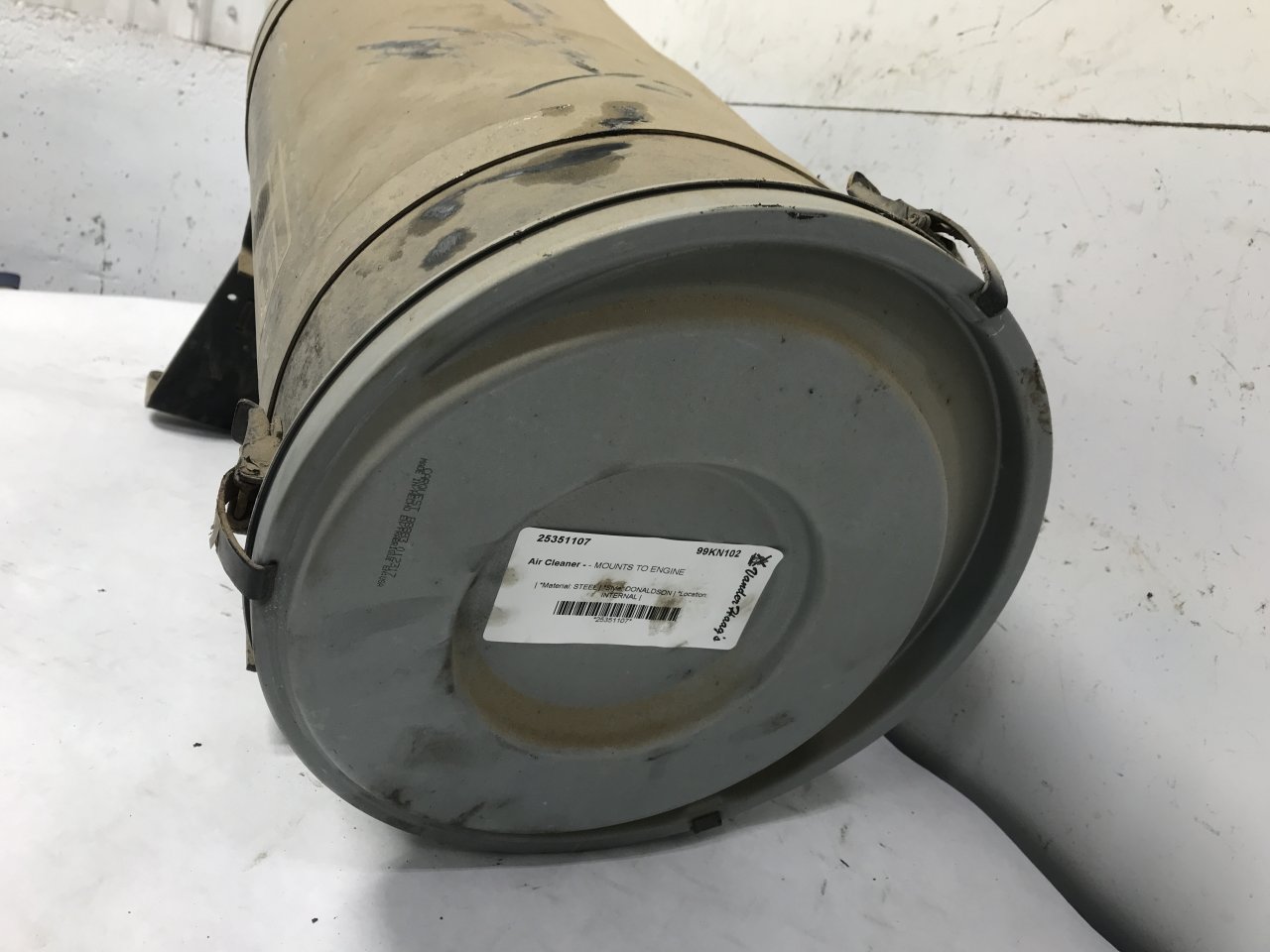 P15-0862 | Kenworth T800 Air Cleaner for Sale