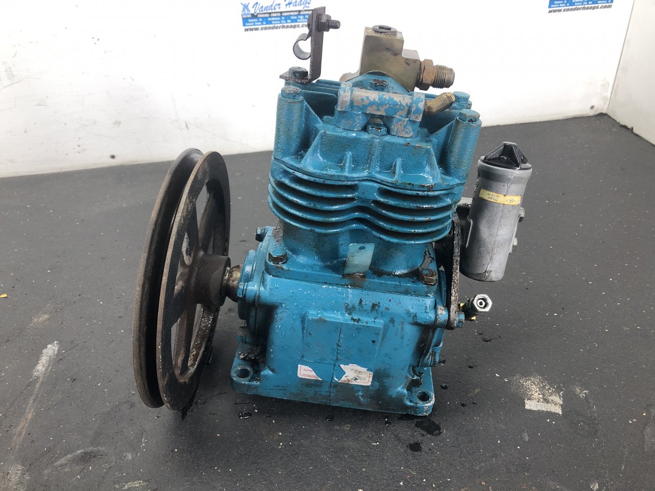 KN7010 | GM 427 Engine Air Compressor for Sale