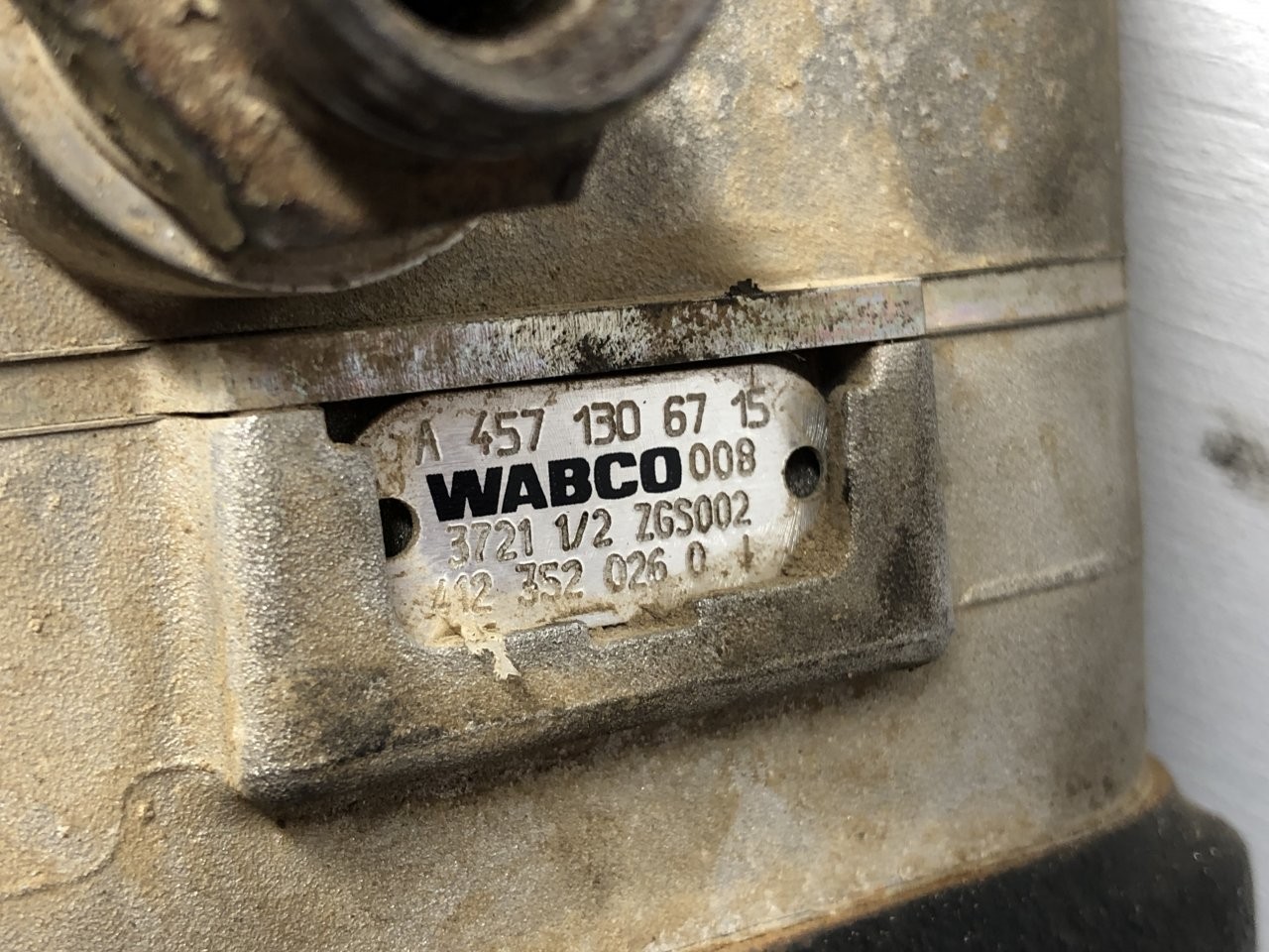 A4571306715 | Mercedes MBE4000 Engine Air Compressor for Sale