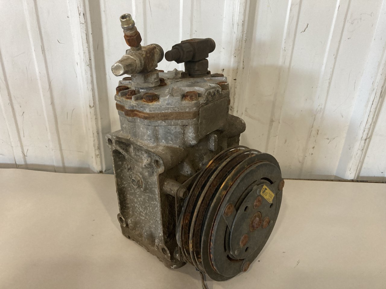 Peterbilt 359 Air Conditioner Compressor for Sale