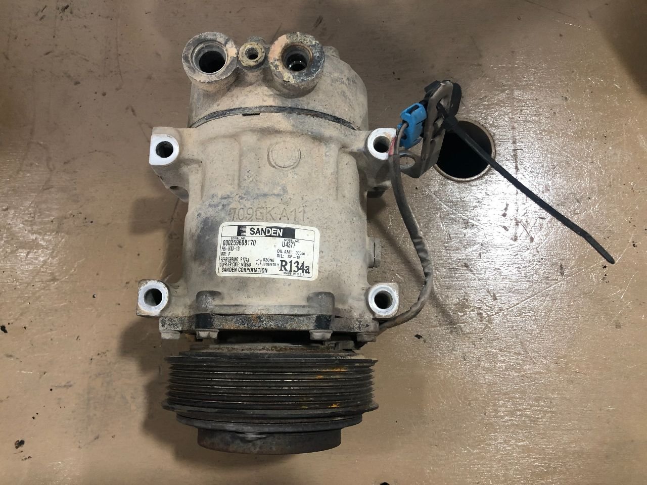 Peterbilt 365 Air Conditioner Compressor for Sale