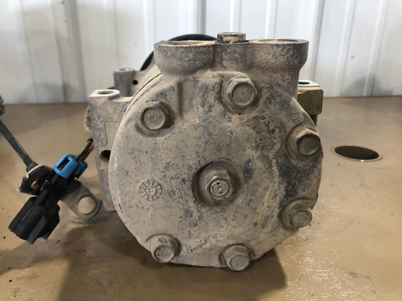 Peterbilt 365 Air Conditioner Compressor for Sale