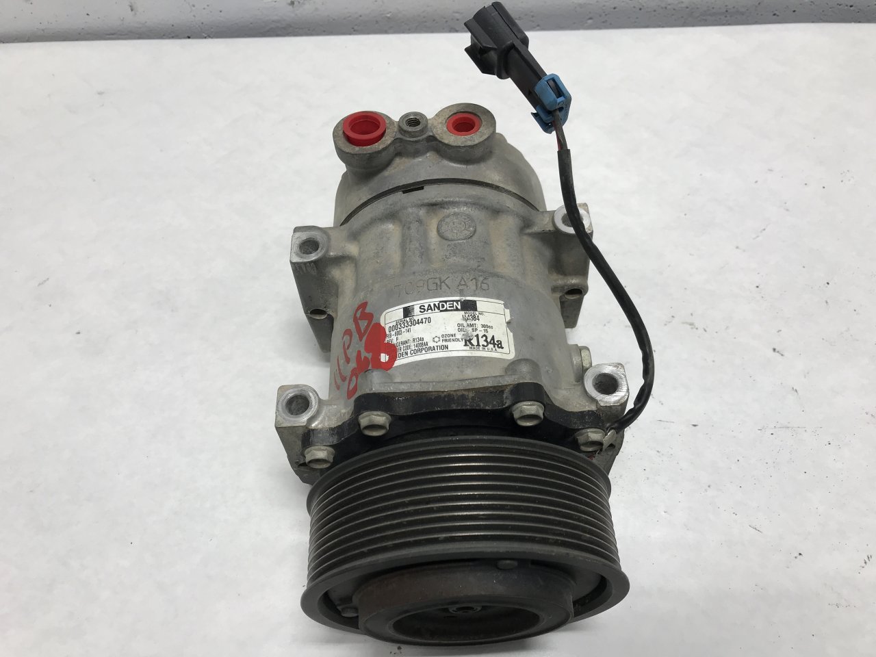 U4384 | Peterbilt 365 Air Conditioner Compressor for Sale