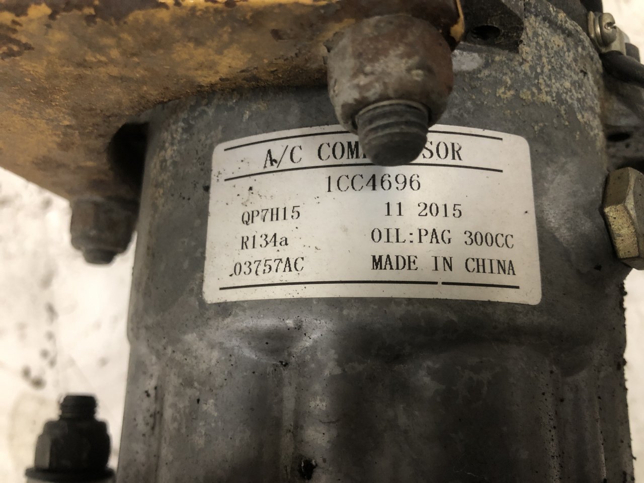1CC4696 | Peterbilt 379 Air Conditioner Compressor for Sale