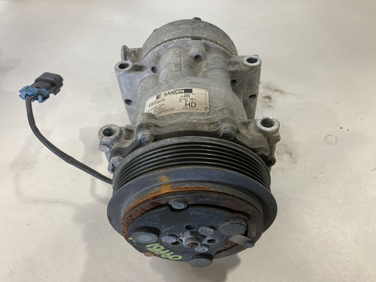 Peterbilt 387 Air Conditioner Compressor for Sale