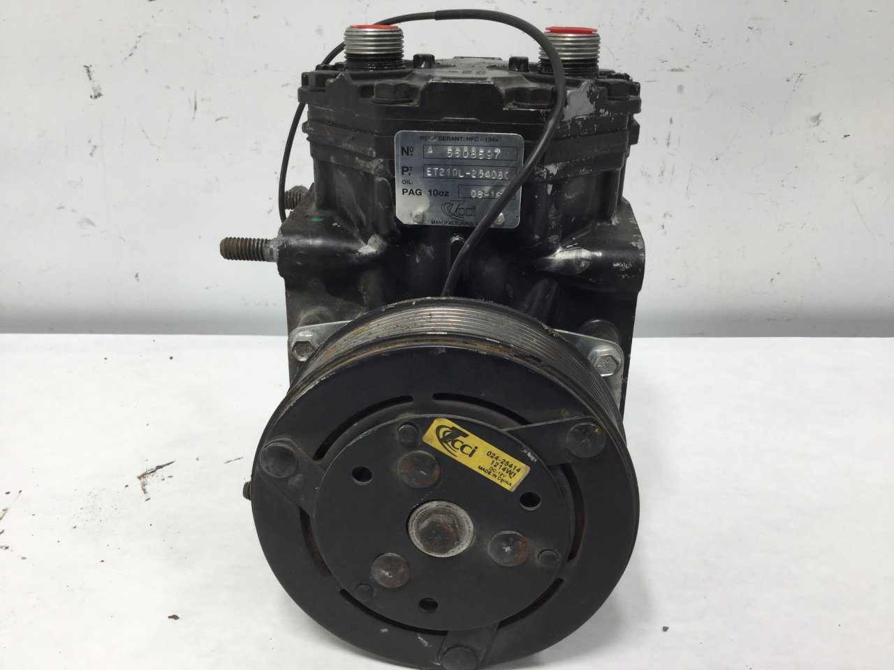 ET210L-254080 | International 4700 Air Conditioner Compressor for Sale