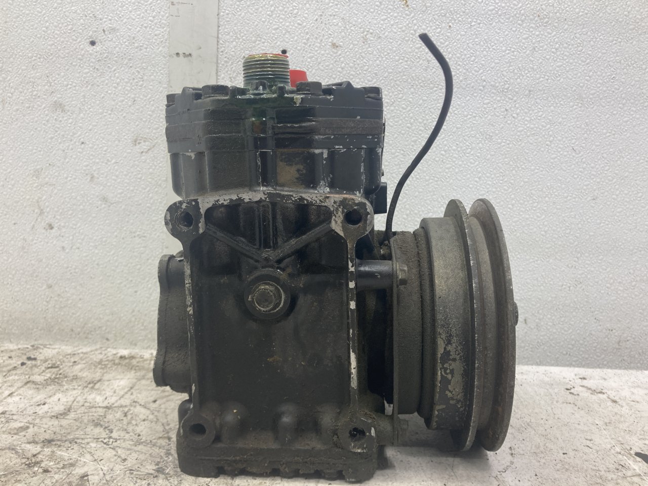 International 8200 Air Conditioner Compressor for Sale
