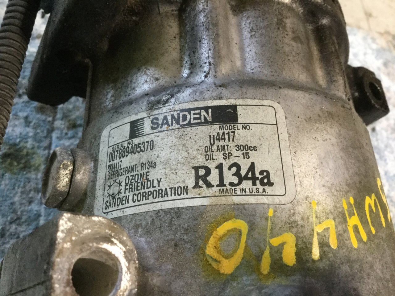 U4417 | Freightliner C120 CENTURY Air Conditioner Compressor for Sale