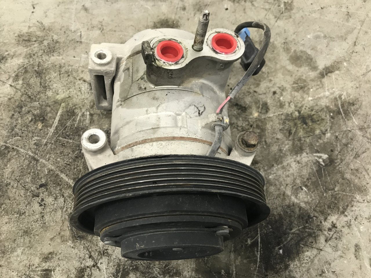 Freightliner CASCADIA Air Conditioner Compressor for Sale