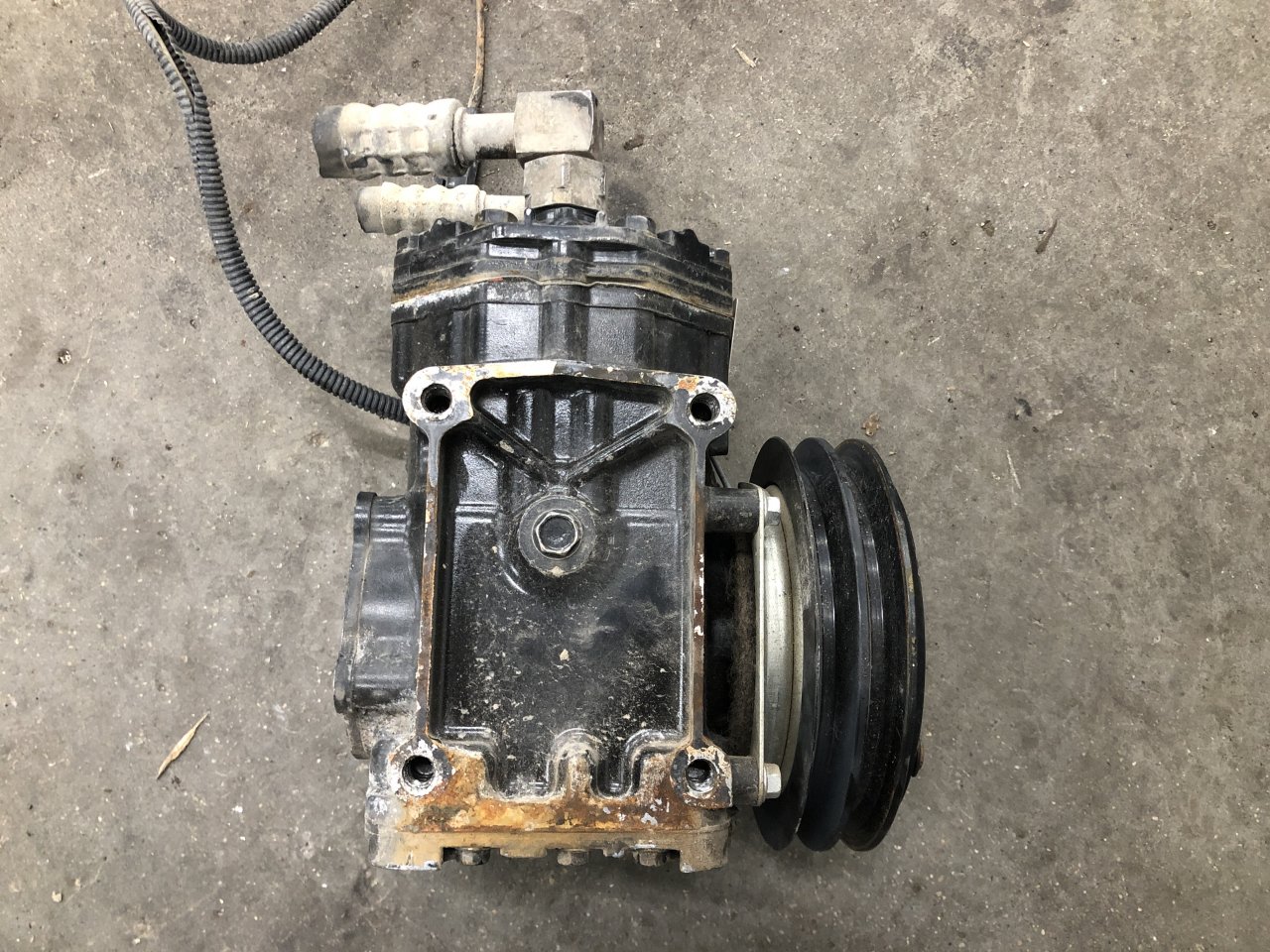 Freightliner FL70 Air Conditioner Compressor for Sale