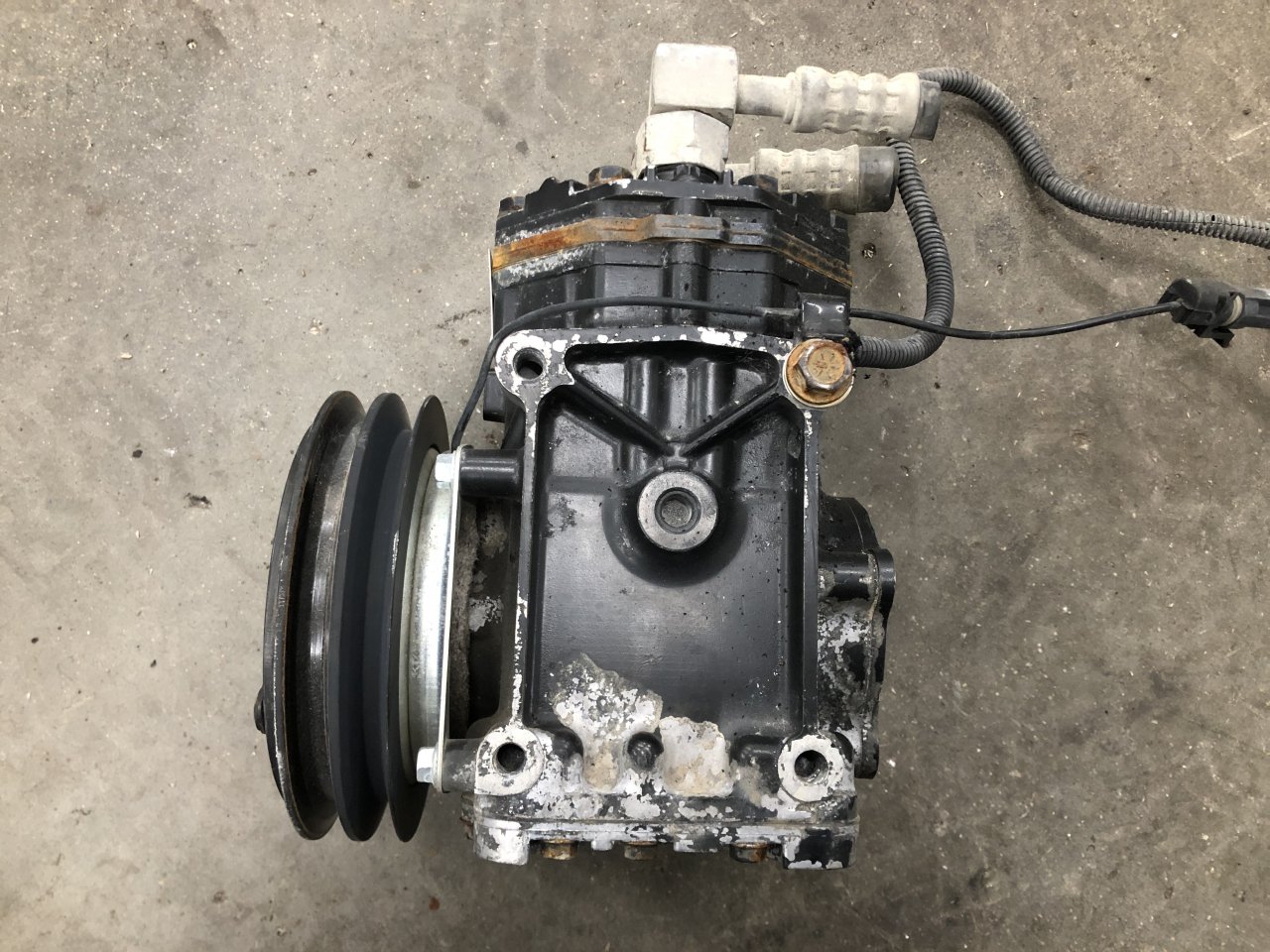 Freightliner FL70 Air Conditioner Compressor for Sale