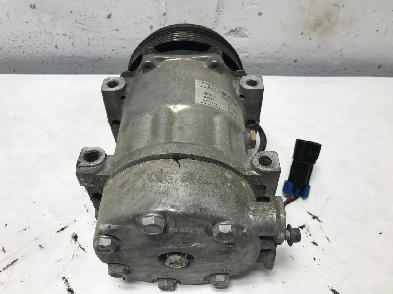 LF4376 | Kenworth T660 Air Conditioner Compressor for Sale
