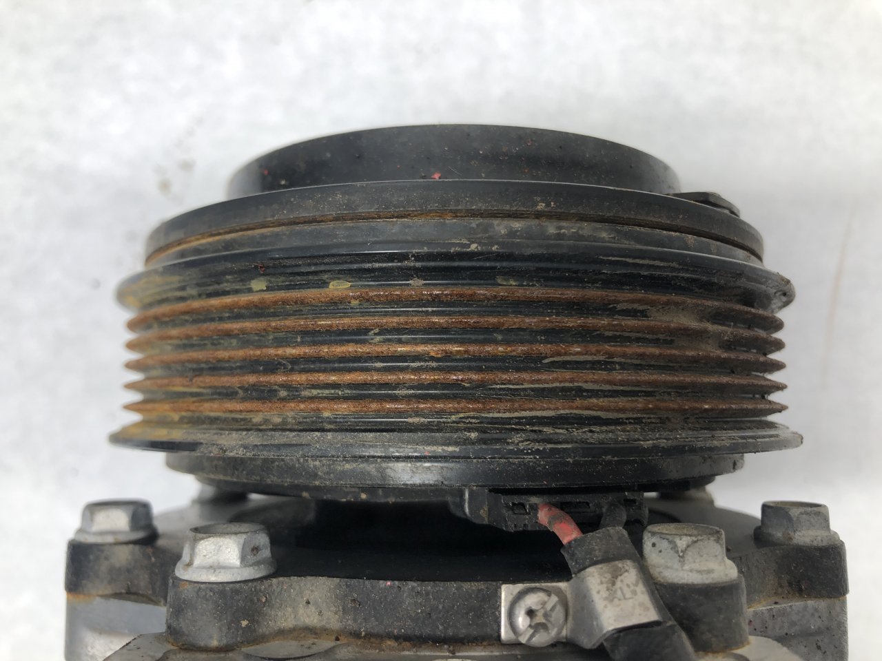 85147412 | Volvo VNL Air Conditioner Compressor for Sale