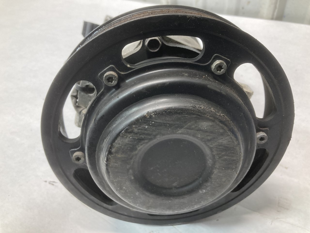 82768117 | Volvo VNL Air Conditioner Compressor for Sale