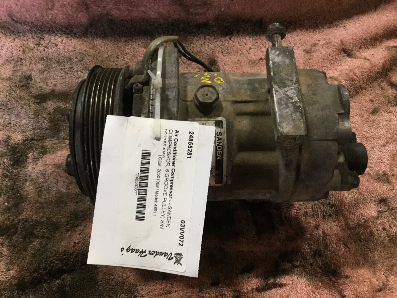20501069 | Volvo VNL Air Conditioner Compressor for Sale