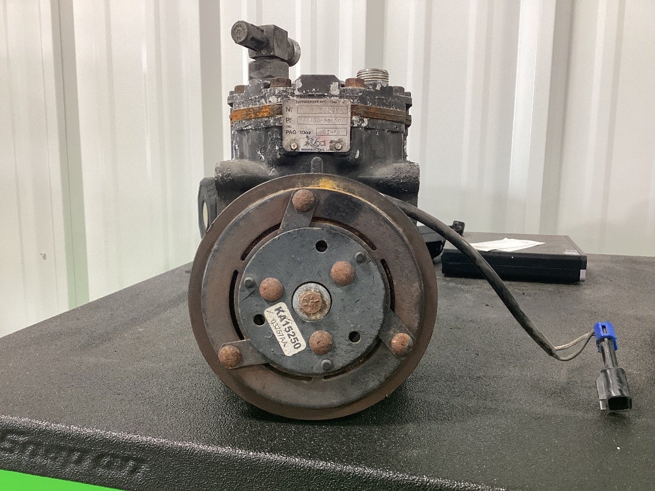 Kenworth W900L Air Conditioner Compressor for Sale