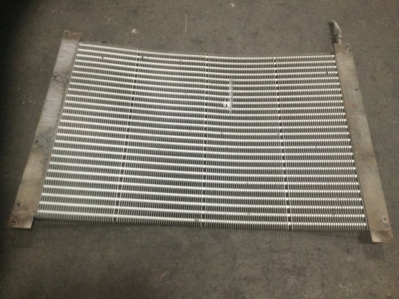 Kenworth T800 Air Conditioner Condenser for Sale