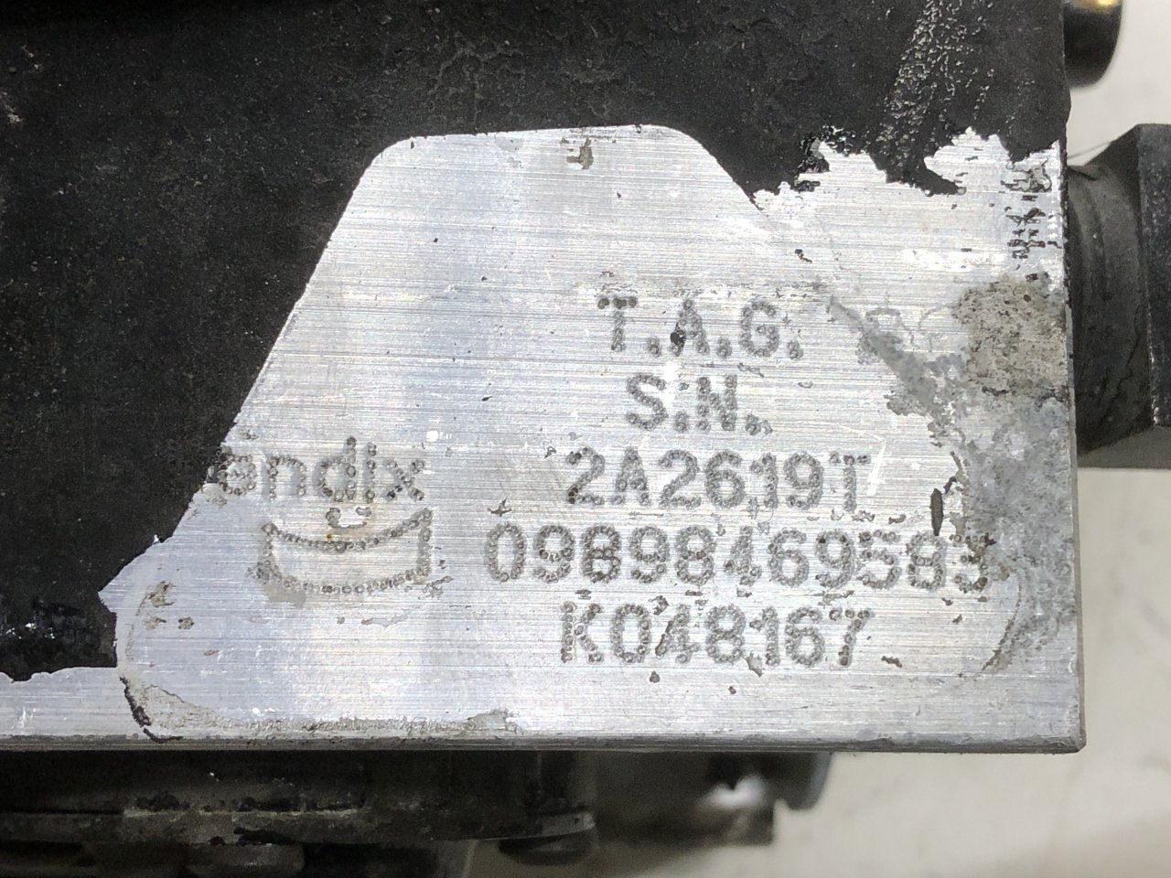 K048167 | Bendix AD-IS Air Dryer for Sale