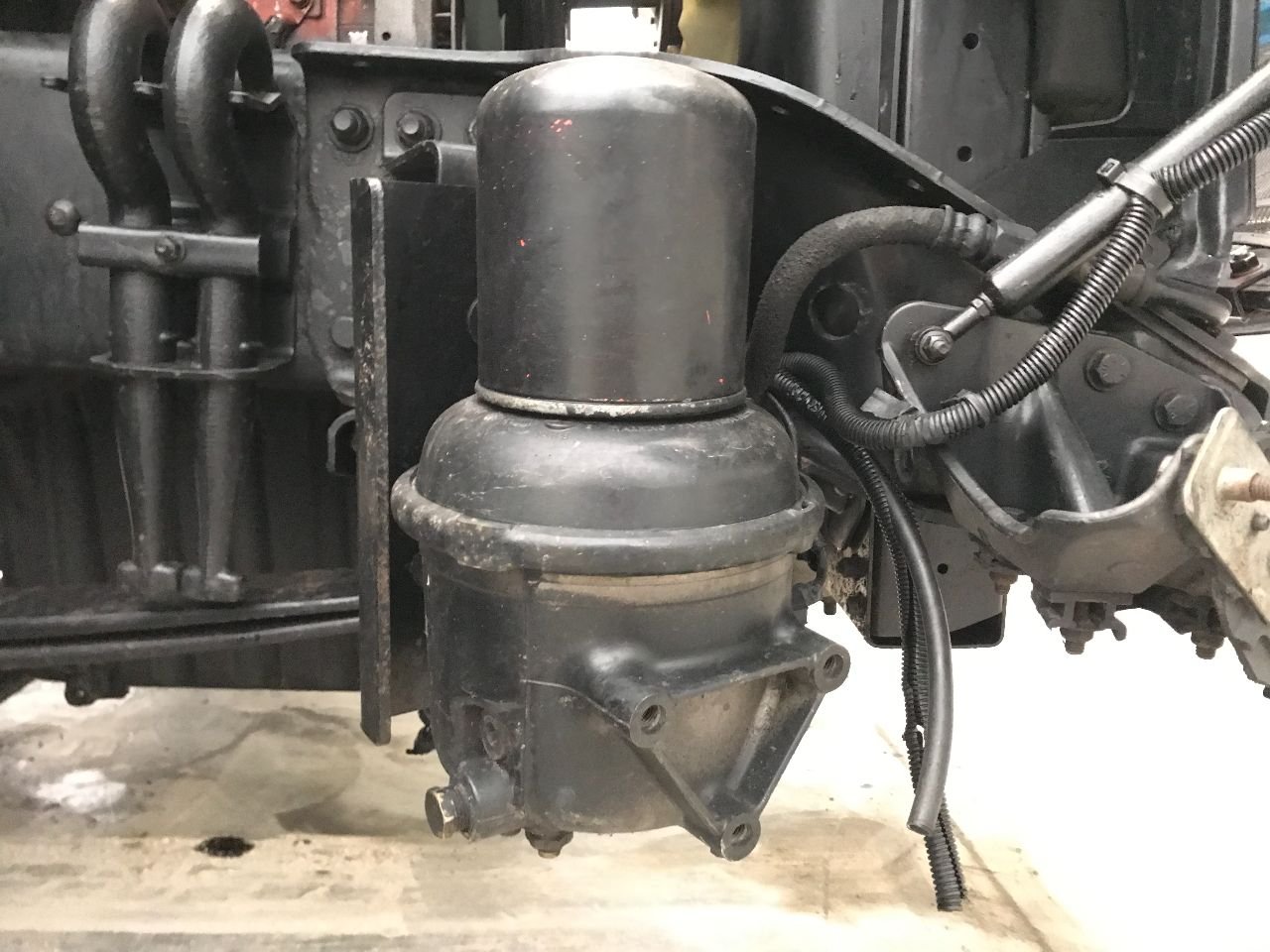 Freightliner TDA R950068 Air Dryer for Sale