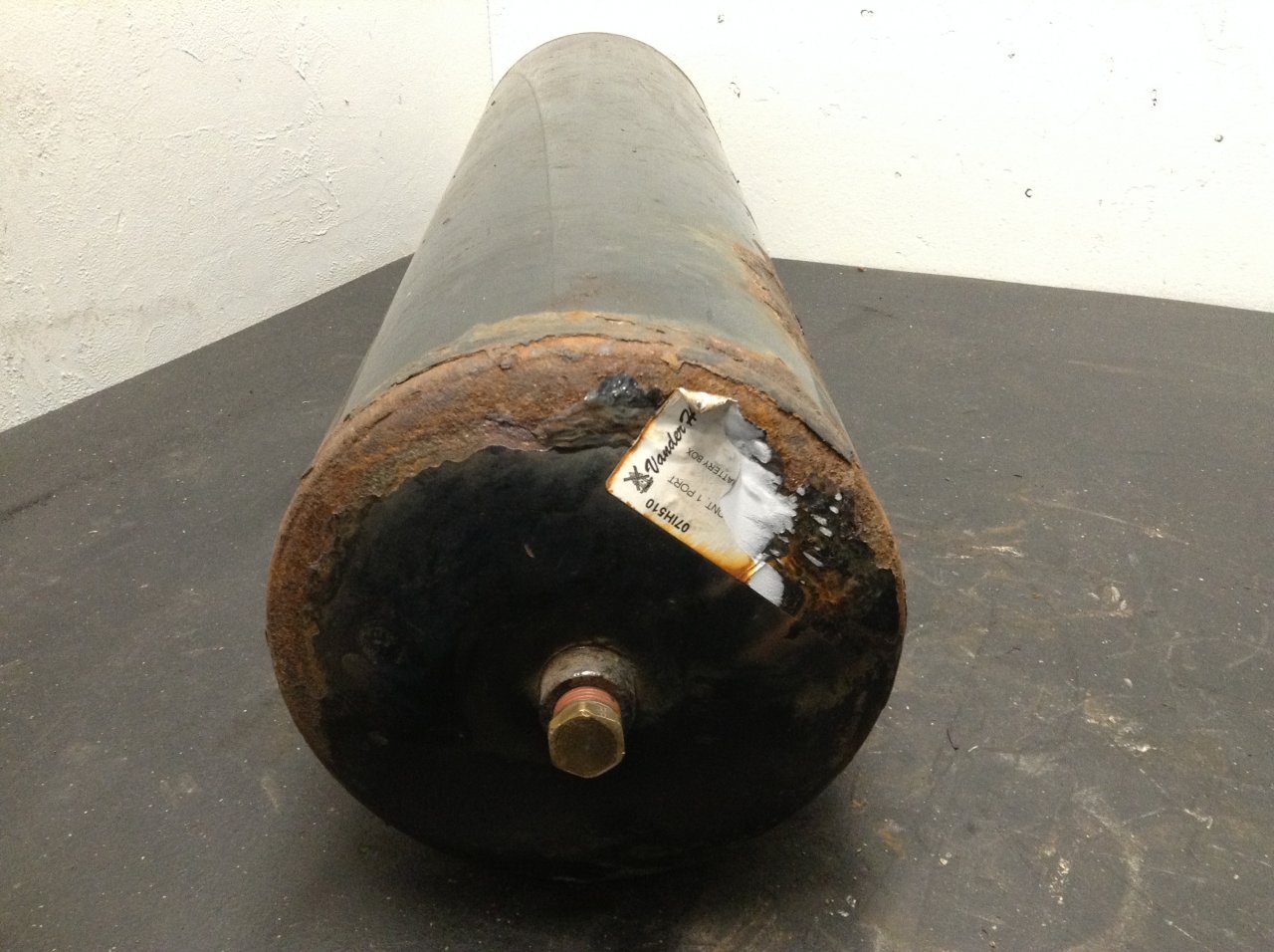 3553374C92 | International 4400 Air Tank for Sale