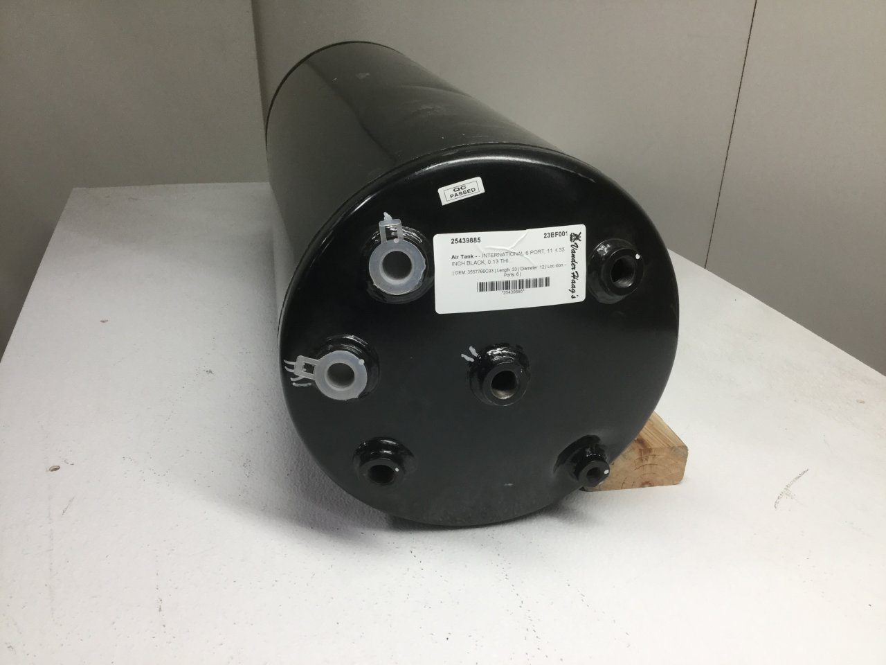 924-5806 | International 9900 Air Tank for Sale