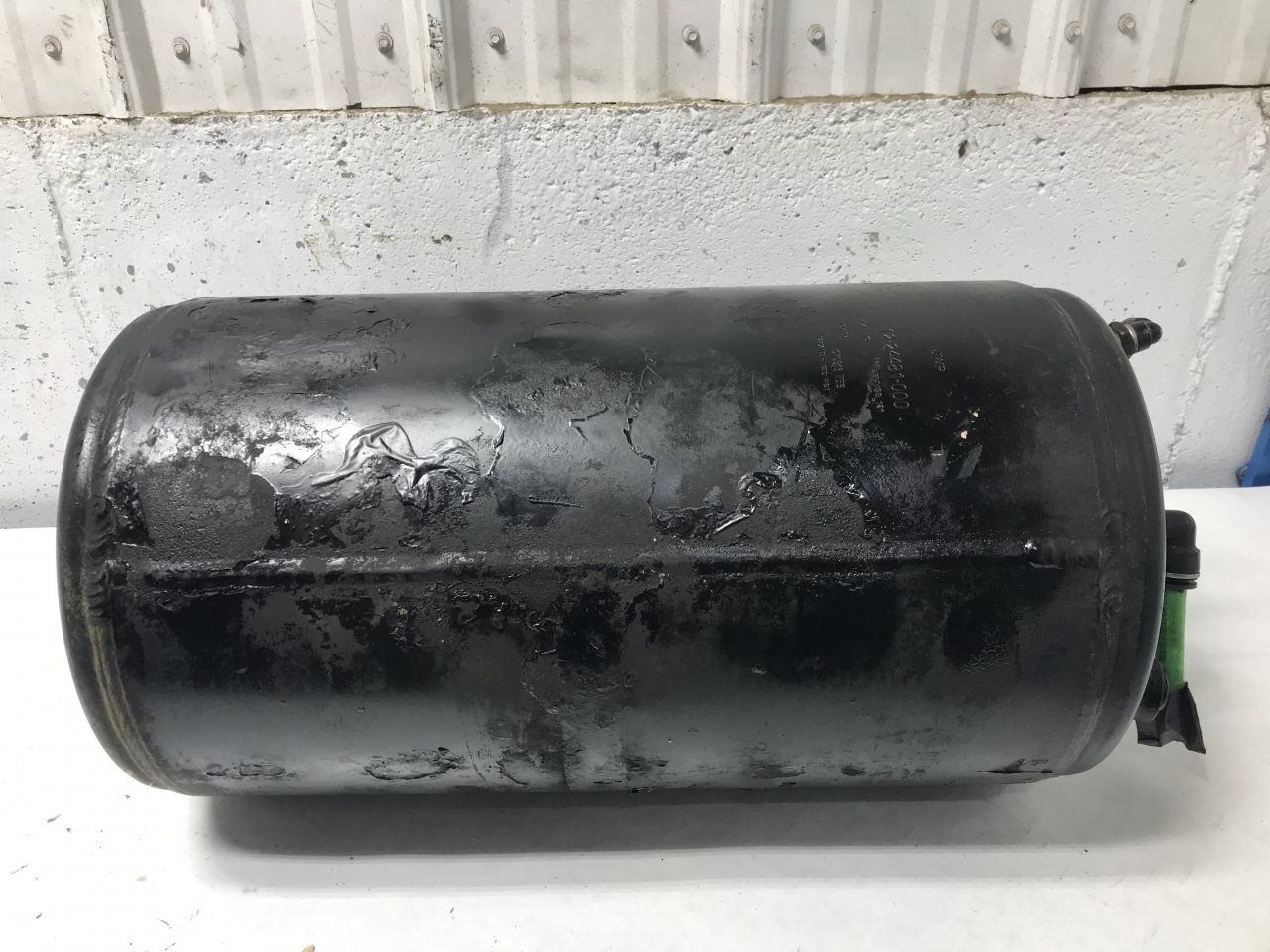 12-24481-000 | Freightliner CASCADIA Air Tank for Sale
